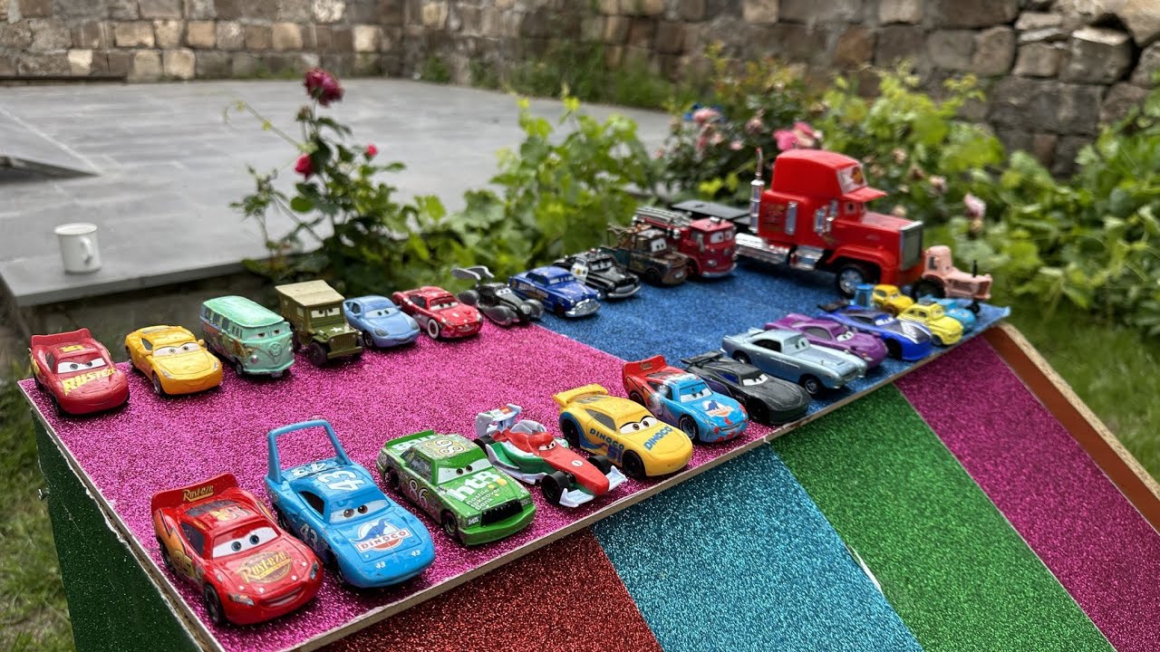 Disney Pixar Cars Fall Into The Water Lightning McQueen Ramon Finn ...