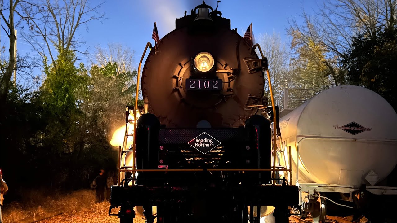 Fall Tales Of A "T-Hog" - Reading and Northern 2102 - YouTube