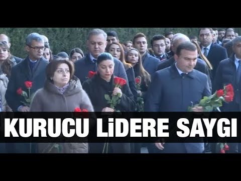 Kurucu lidere saygı