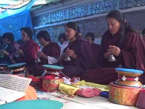 Bhutan - Buddhist prayer time in Bumthang - YouTube