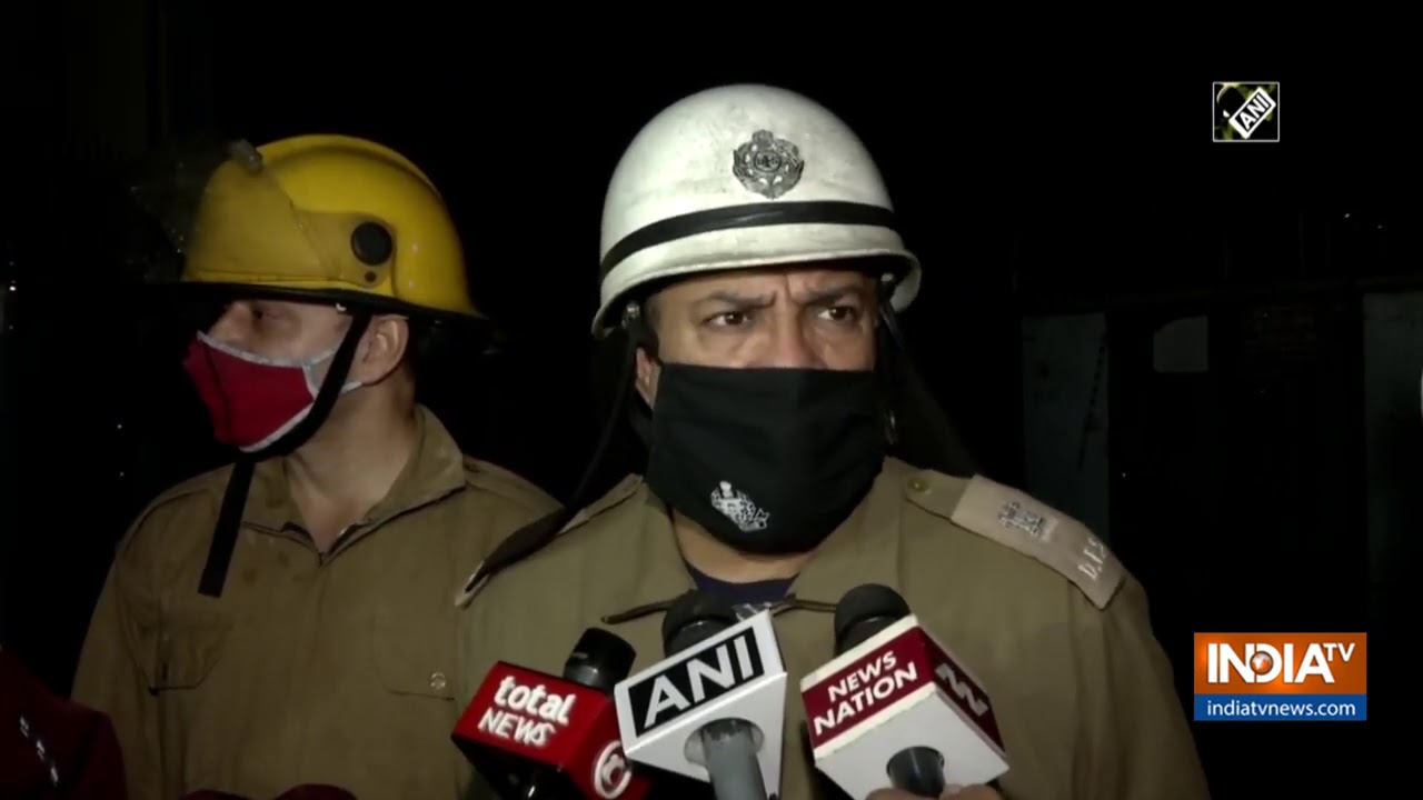 Massive fire engulfs cardboard factory in Delhi's Nangloi area - YouTube