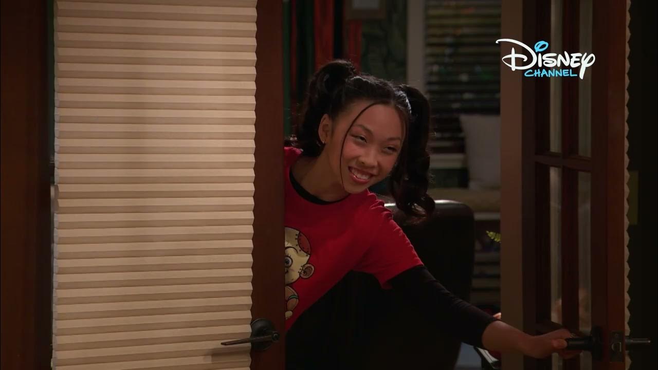 🍬Cukierek albo psikus | Raven na chacie | Disney Channel Polska - YouTube