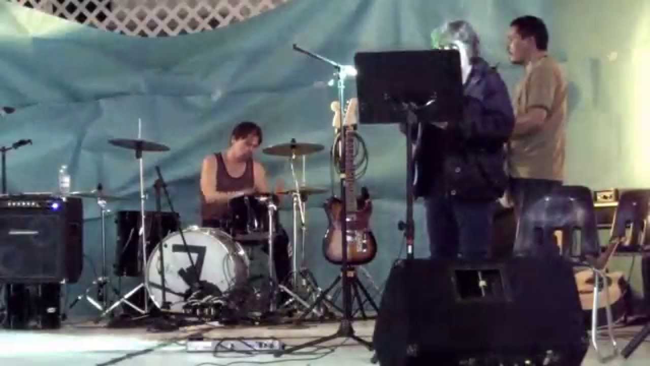 Dene/Cree Singing Southend 39th Annual Winter Festyival 2015 - YouTube