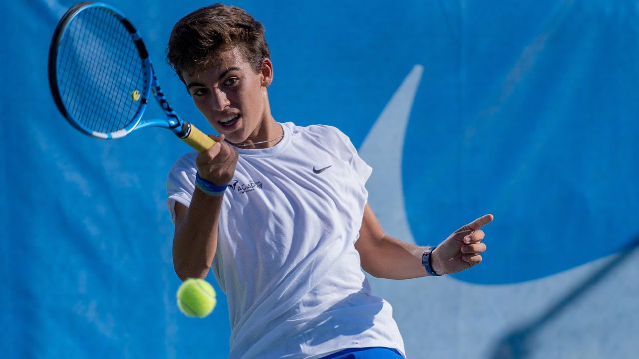 Hot Shot of the Week | Nathan Trouve vs. Jorge Alonso - YouTube