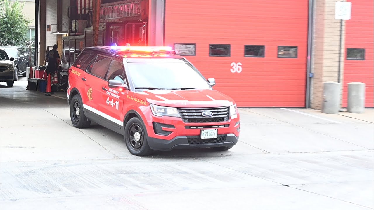 Chicago Fire Department Field Division North 4-4-11 Responding - YouTube