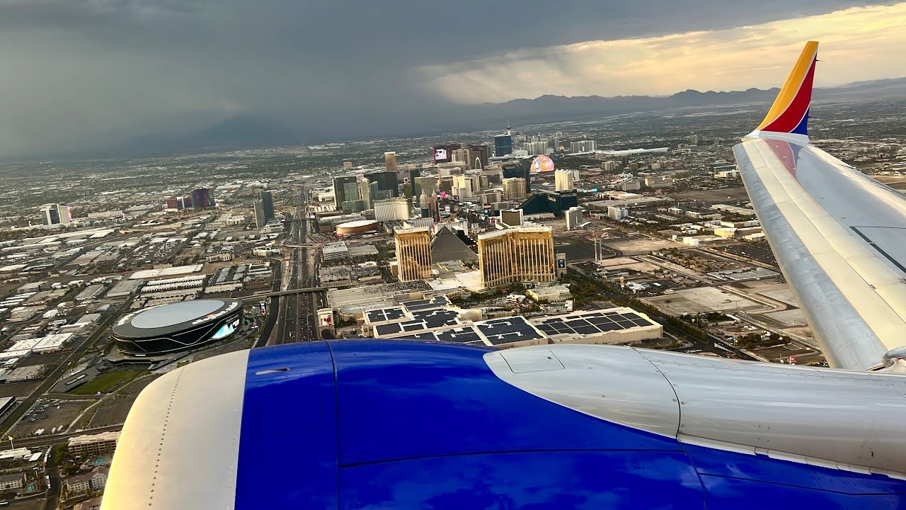 [4K] | Southwest 737 MAX 8 | Sunset Las Vegas Takeoff - YouTube