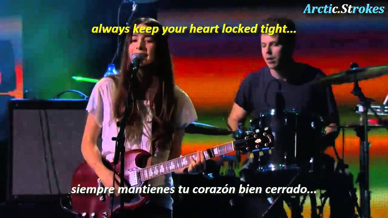 Haim - The wire (inglés y español) - YouTube