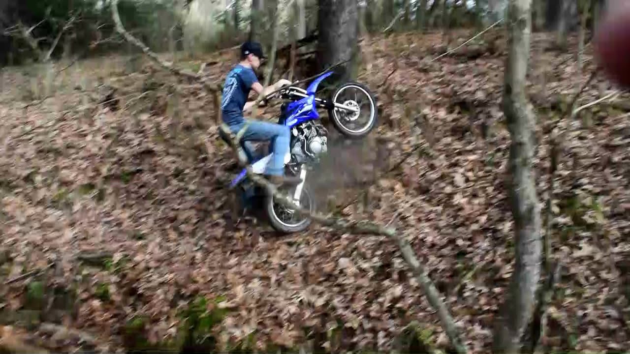 Fun on the farm (DIRT BIKE) - YouTube