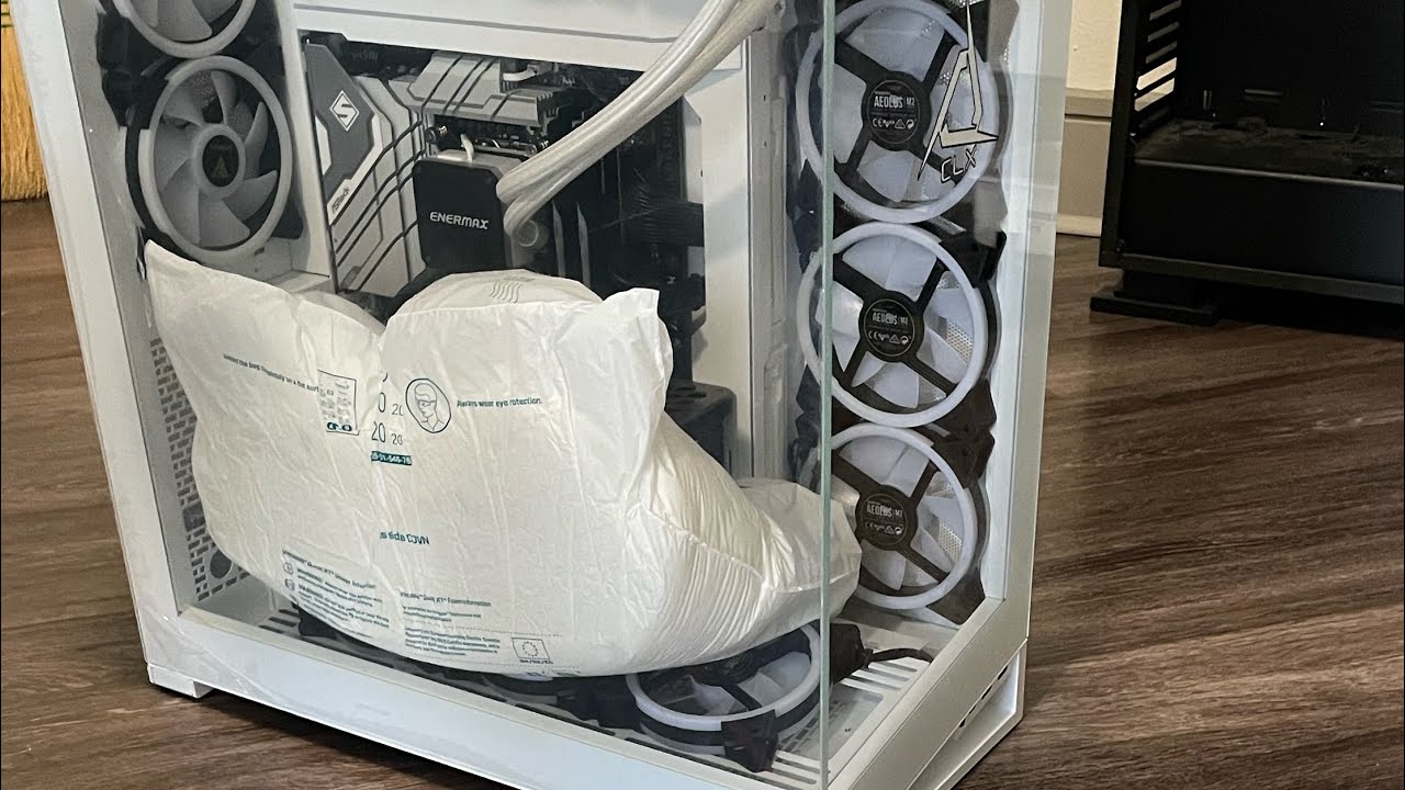 Unboxing the new PC - YouTube