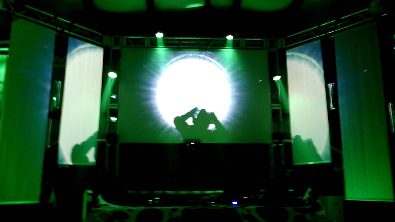 Figure - Aliens (Terrorvision @ Nightmare 2014) - YouTube