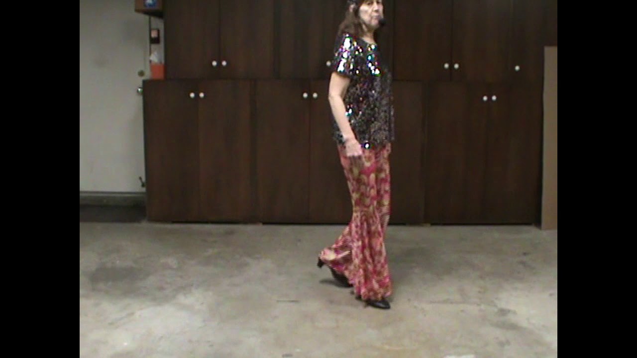 Line Dancing by Sparkles - DANCING IN THE STREET High beginner - YouTube