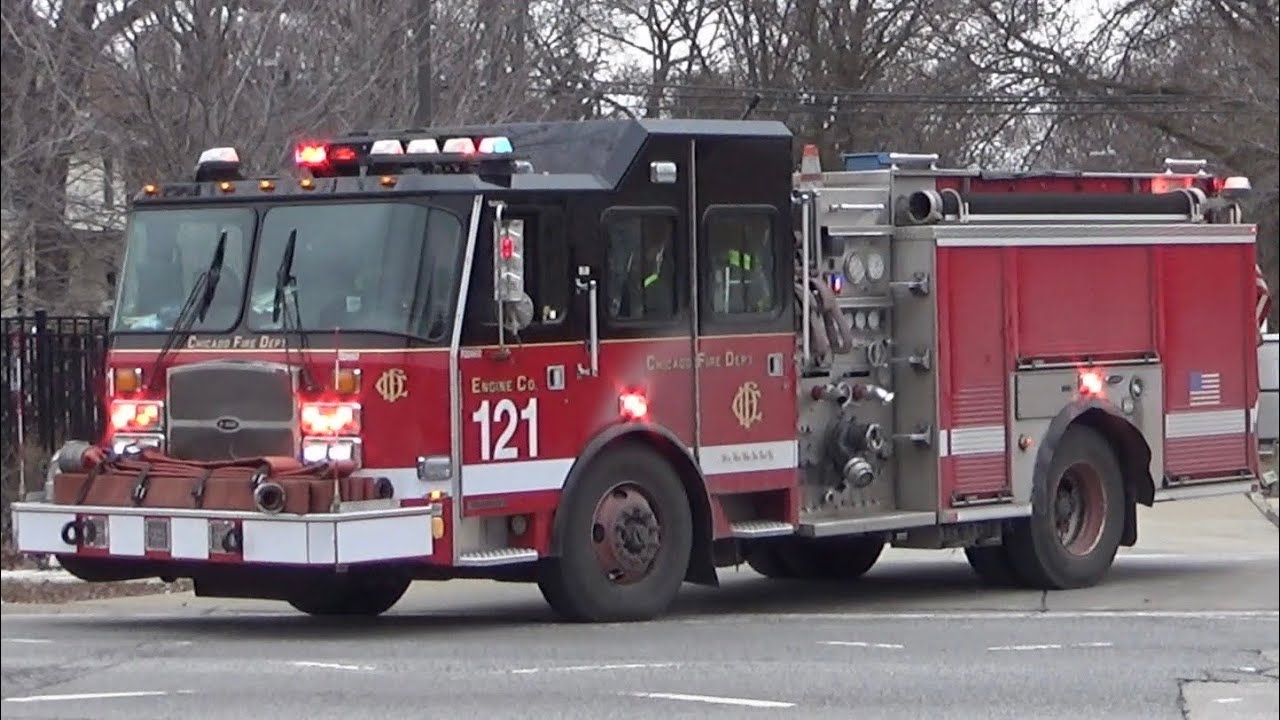 Chicago Fire Department Engine 121 & Ambulance 79 Responding - YouTube