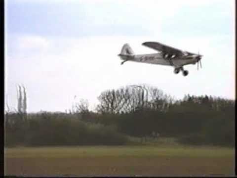 1991 - PIPER CUB PICKING UP A BANNER AT CLACTON AIRFIELD ( PART 1 ...