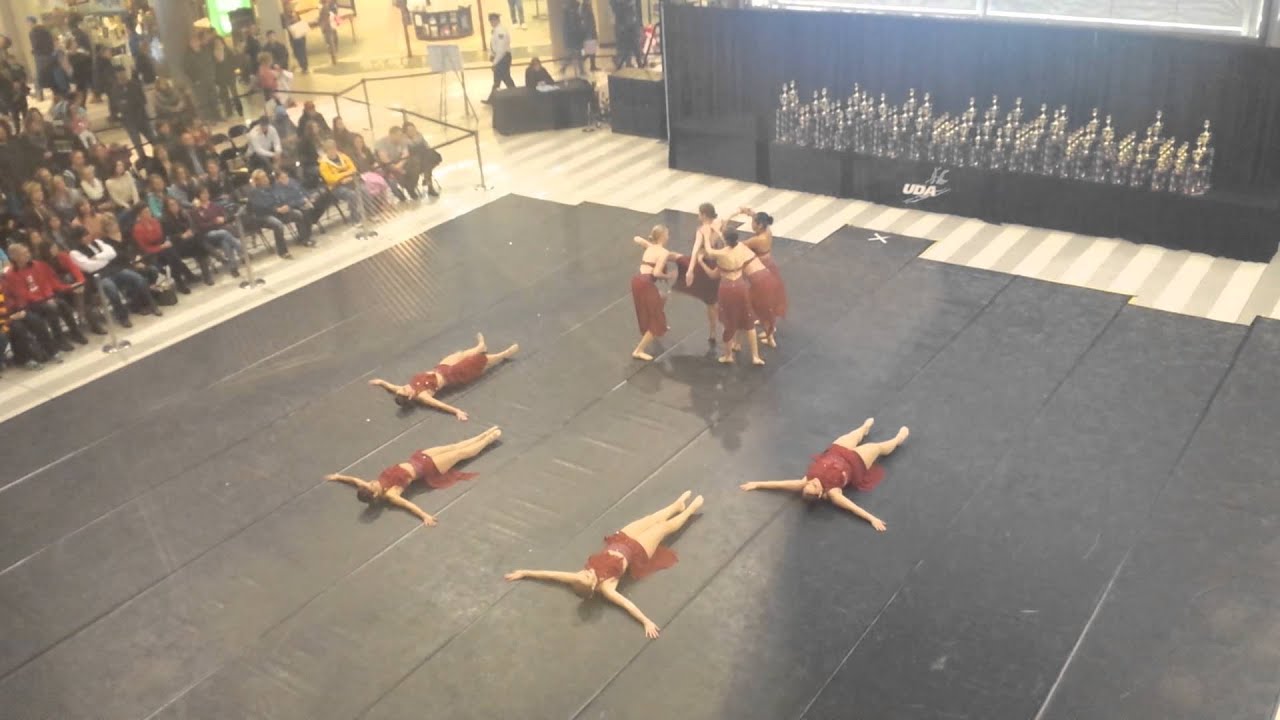 St. Kate's Dance Team @ MOA - YouTube