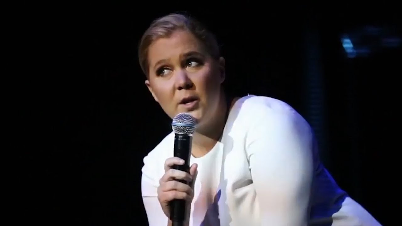 Amy Schumer Shuts Down Rude Audience Member In Most EPIC Way - YouTube