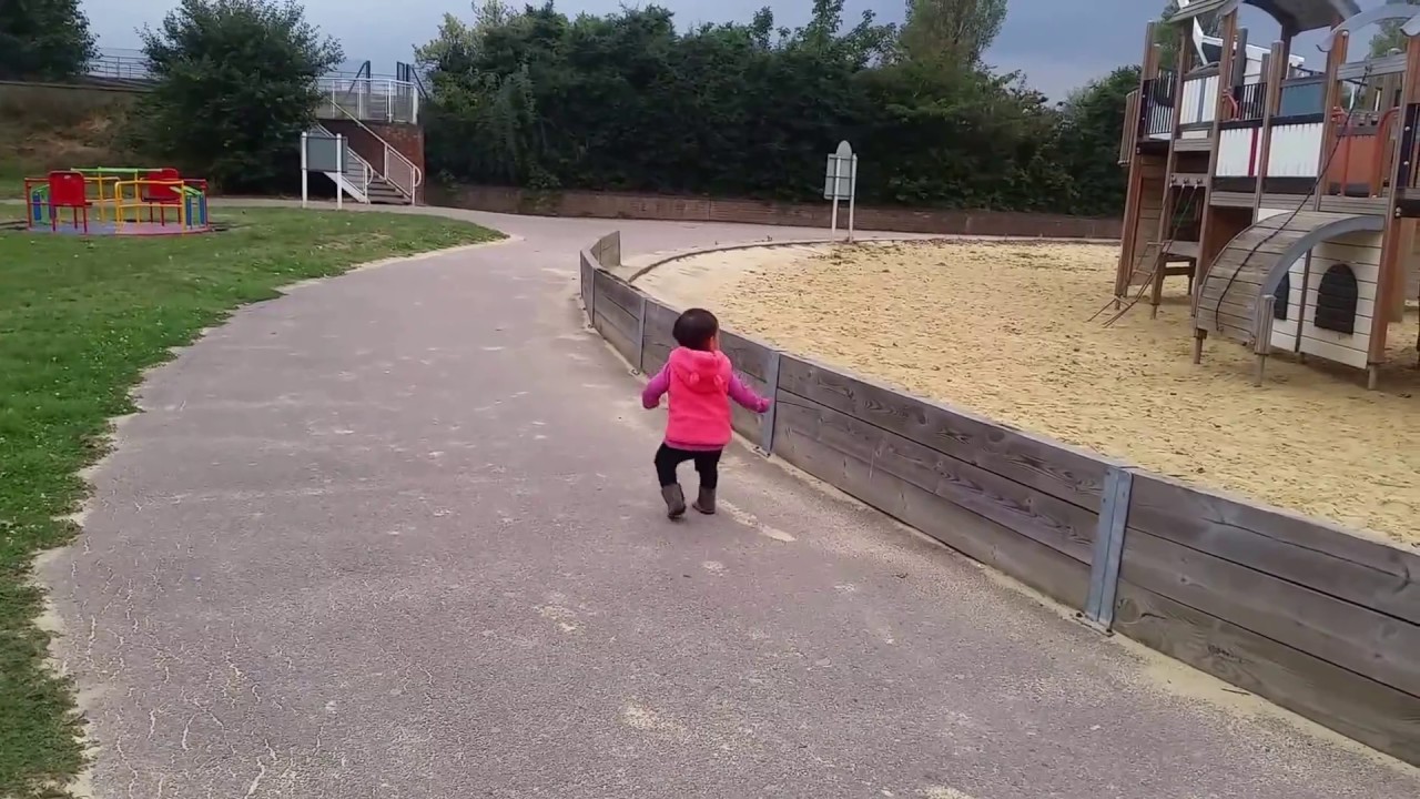 RIVERSIDE BEACH PARK.(GRAYS) - YouTube