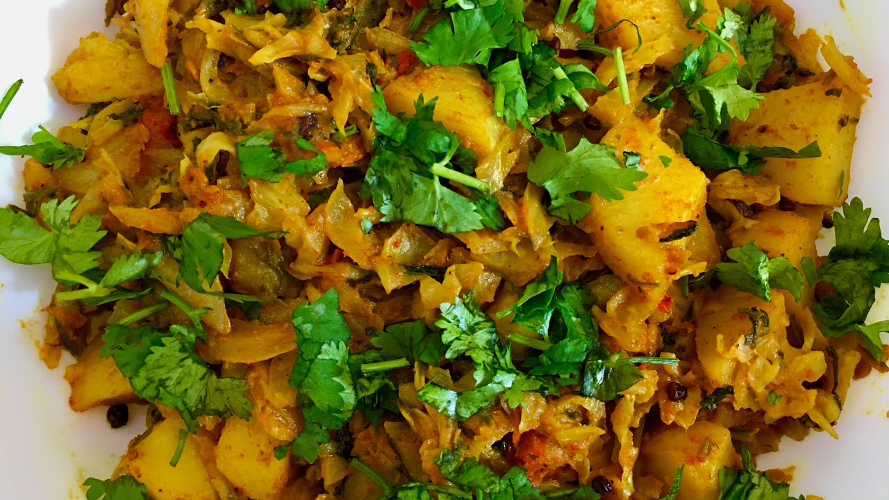 Cabbage and Potatoes Sabji | पत्ता गोबी आलू सब्ज़ी - YouTube