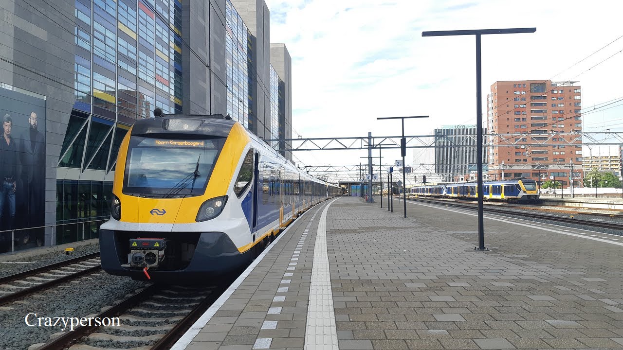 Lange NS Sprinter Trein op Leiden Centraal naar Hoorn (CAF SNG) - YouTube