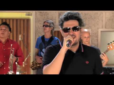 🎼 Los Autenticos Decadentes   - La Guitarra  😃  EN  VIVO - HD