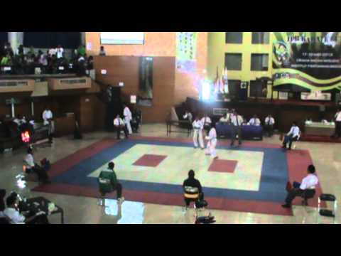 Kumite -55 kg Junior Putra - IPB Karate CUP V 2013 - - YouTube