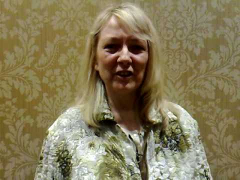 Liz Strauss on choosing your customer - YouTube