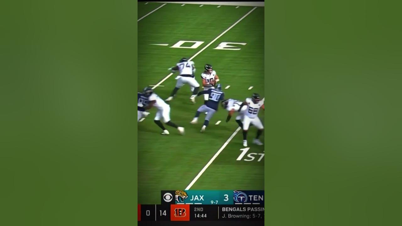 A DIME by Lawrence to Calvin🔥#shorts#nfl - YouTube