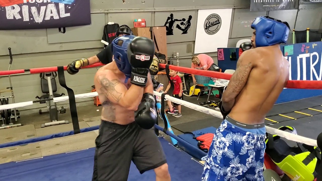 NEUTRAL CORNER BOXING SPARRING SESSIONS! - YouTube