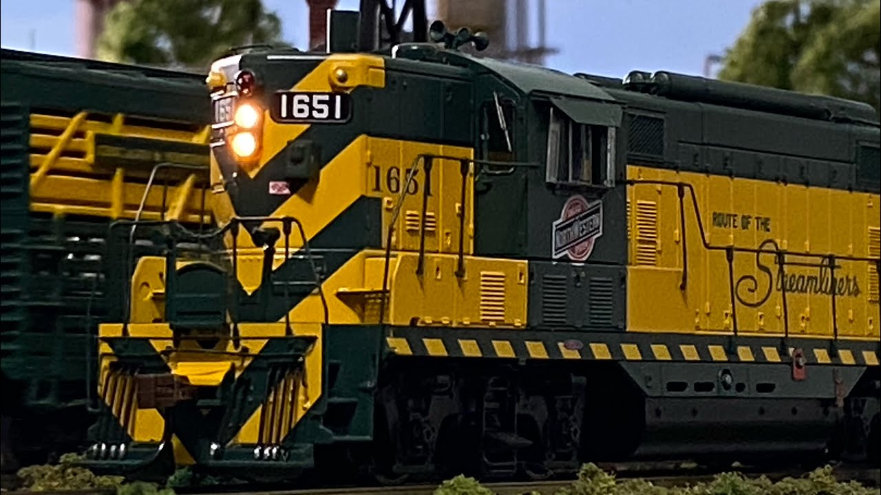 3 CNW Freight Trains + 1 Noise Maker Running North - HO Scale - YouTube