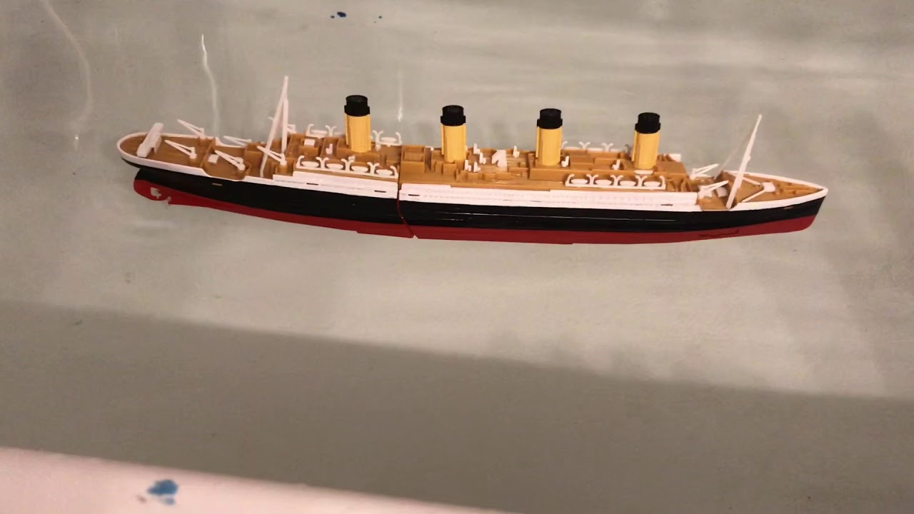 Titanic model sinks and splits - YouTube
