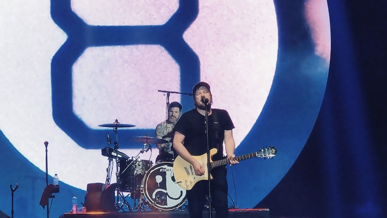 "Sophomore Slump or Comeback of the Year" - Fall Out Boy Live in Manila ...