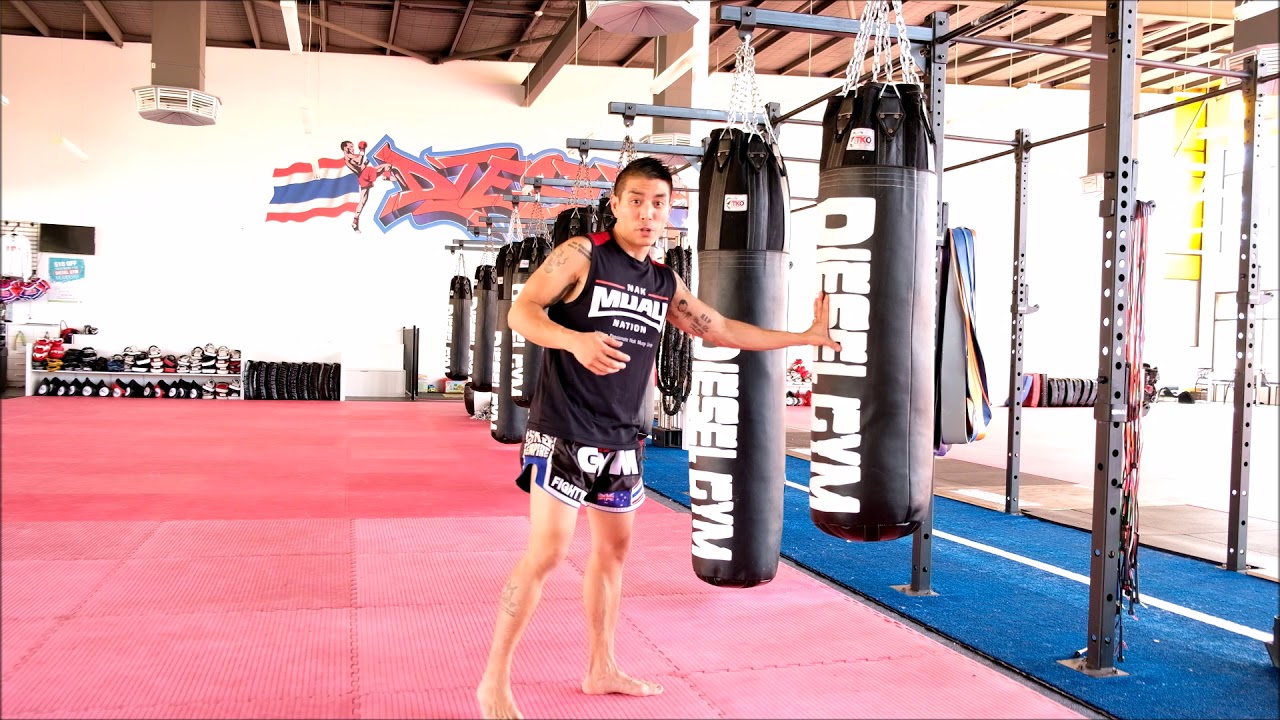 How to do a proper Knee for Muay Thai - YouTube