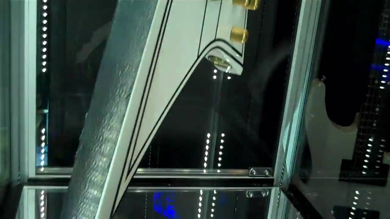 NAMM 2010 Jackson Randy Rhoads - YouTube