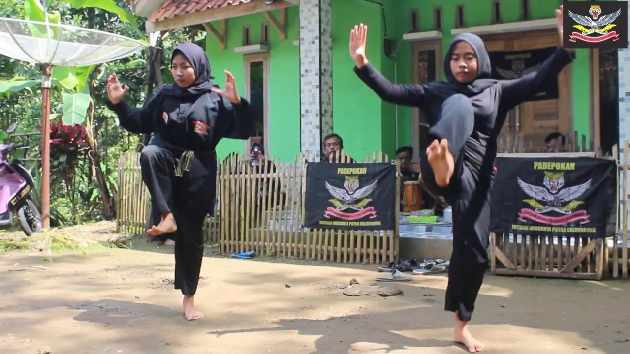 Seni budaya Debus - YouTube
