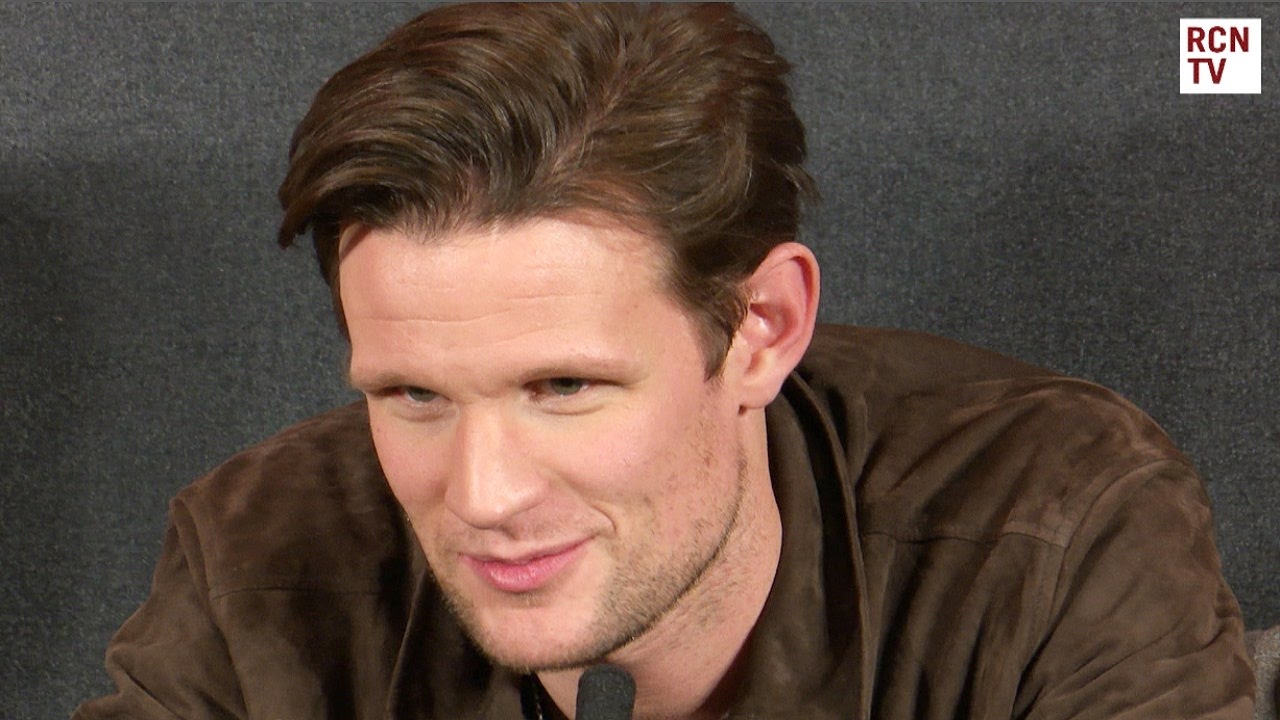 Matt Smith Interview The Crown Premiere - YouTube