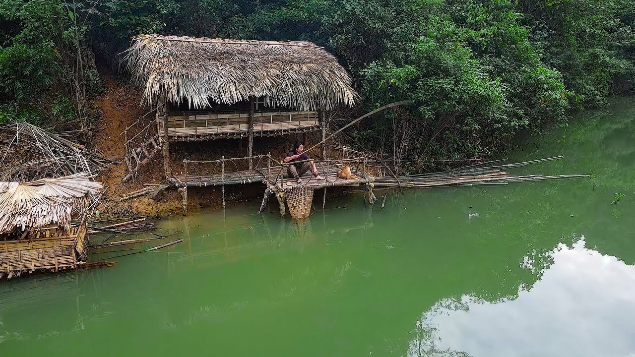 Build a Fishing Deck for a River Shelter : Survival Alone | EP.183 ...