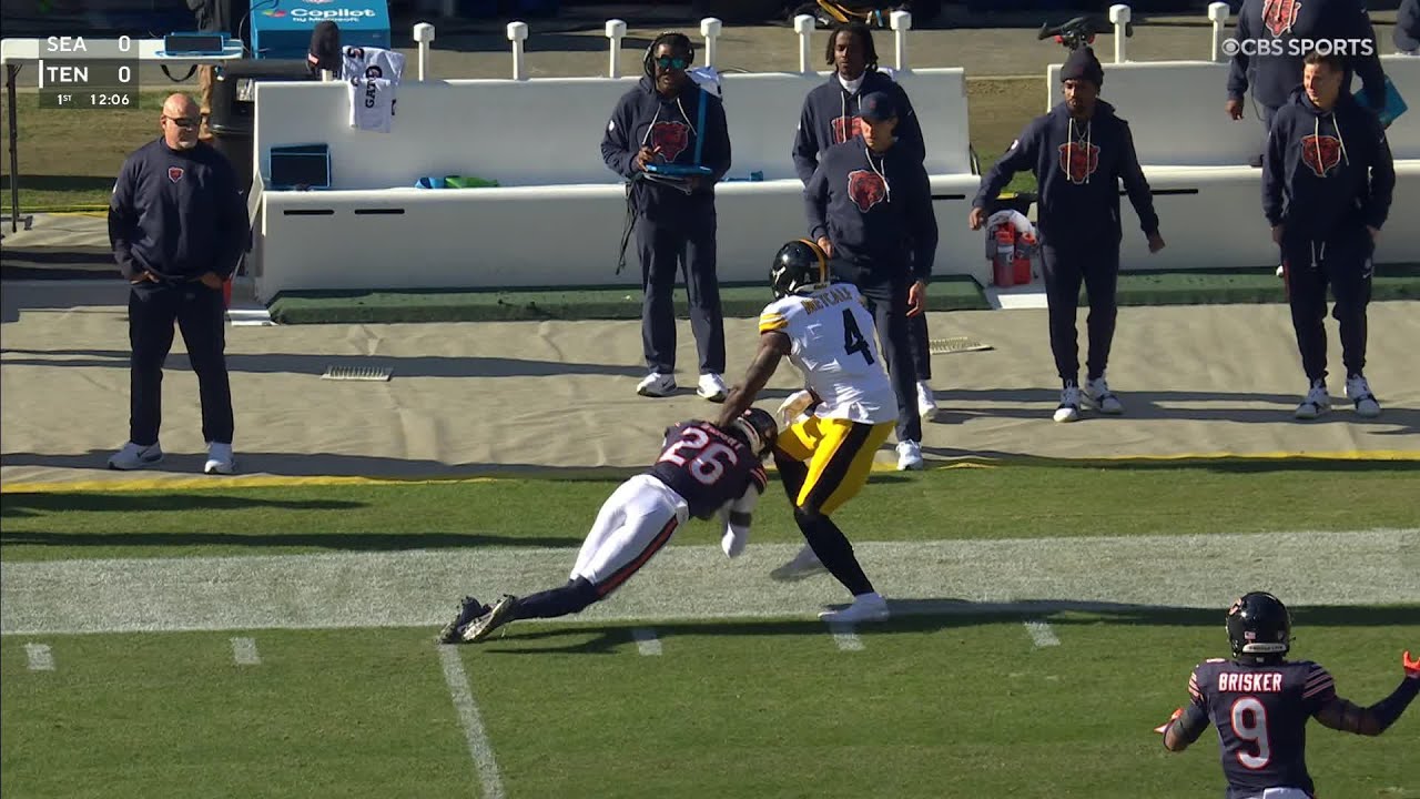 Toe-Tap INT! Bears get turnover with style points - YouTube