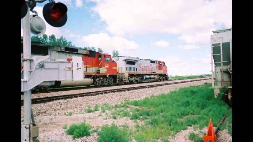 BNSF dash 8 locomotive pictures - YouTube