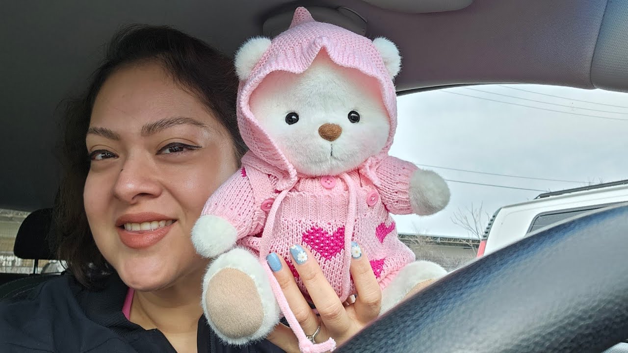 #getahug Review and Opening up "Get a Huge" bear - YouTube