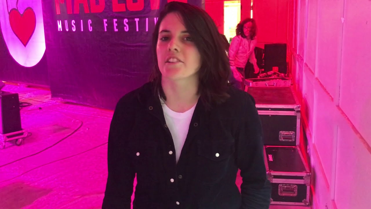 Carissa Johnson - Artist Waves - YouTube