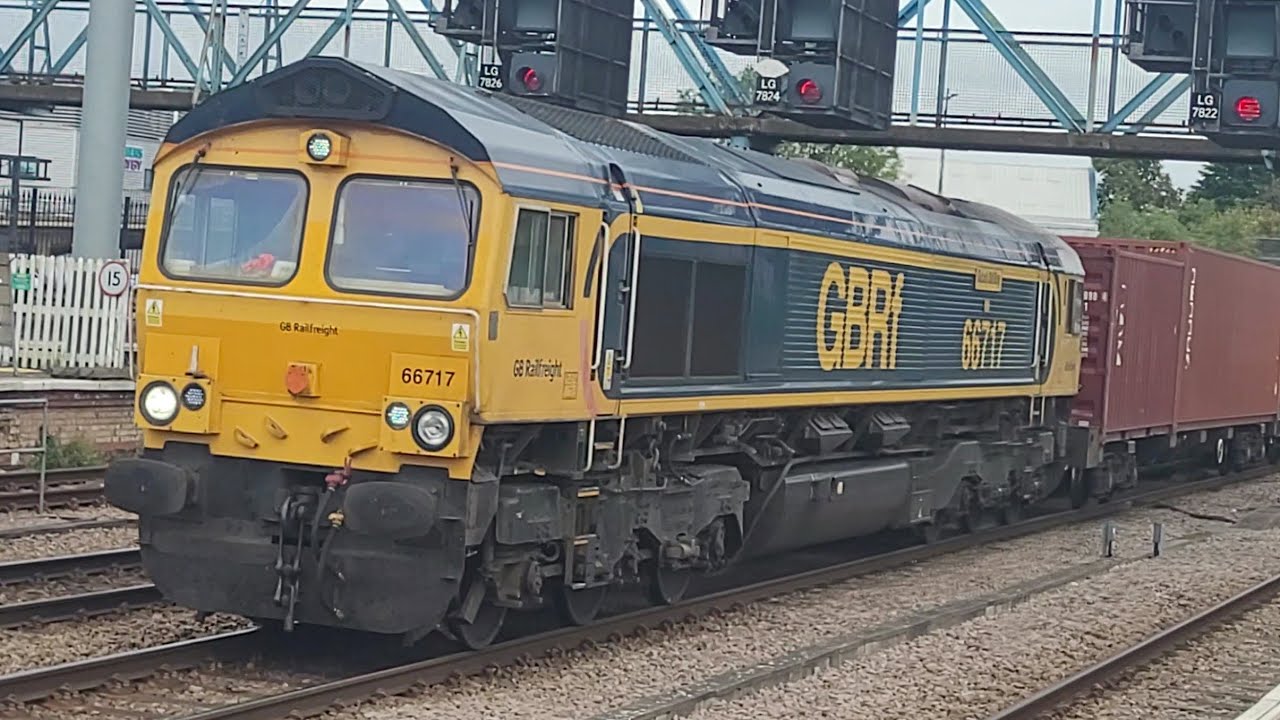 GBRF 66717 passing through Lincoln Central - YouTube