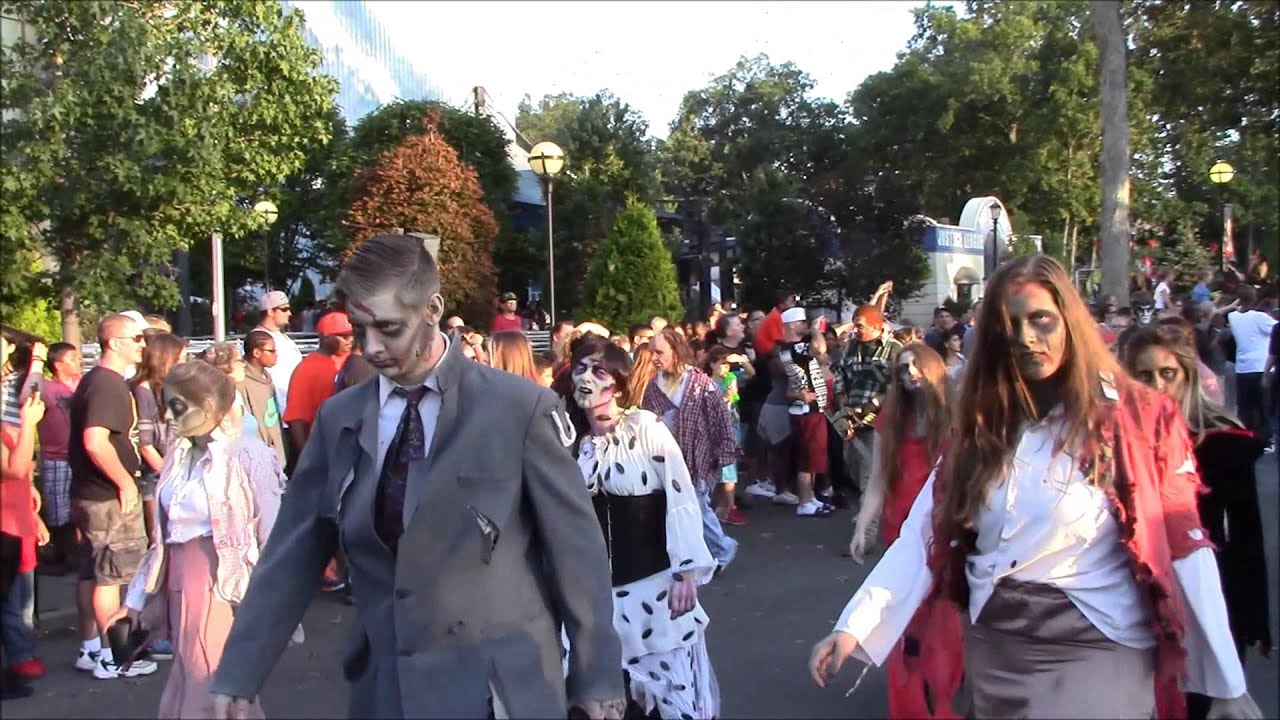 Fright Fest 2015 Parade at Six Flags Great Adventure - YouTube