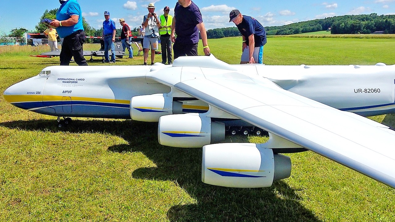 94KG GIANT ANTONOV AN-225 TURBINE RC SCALE MODEL AIRPLANE FLIGHT DEMONSTRATION - YouTube