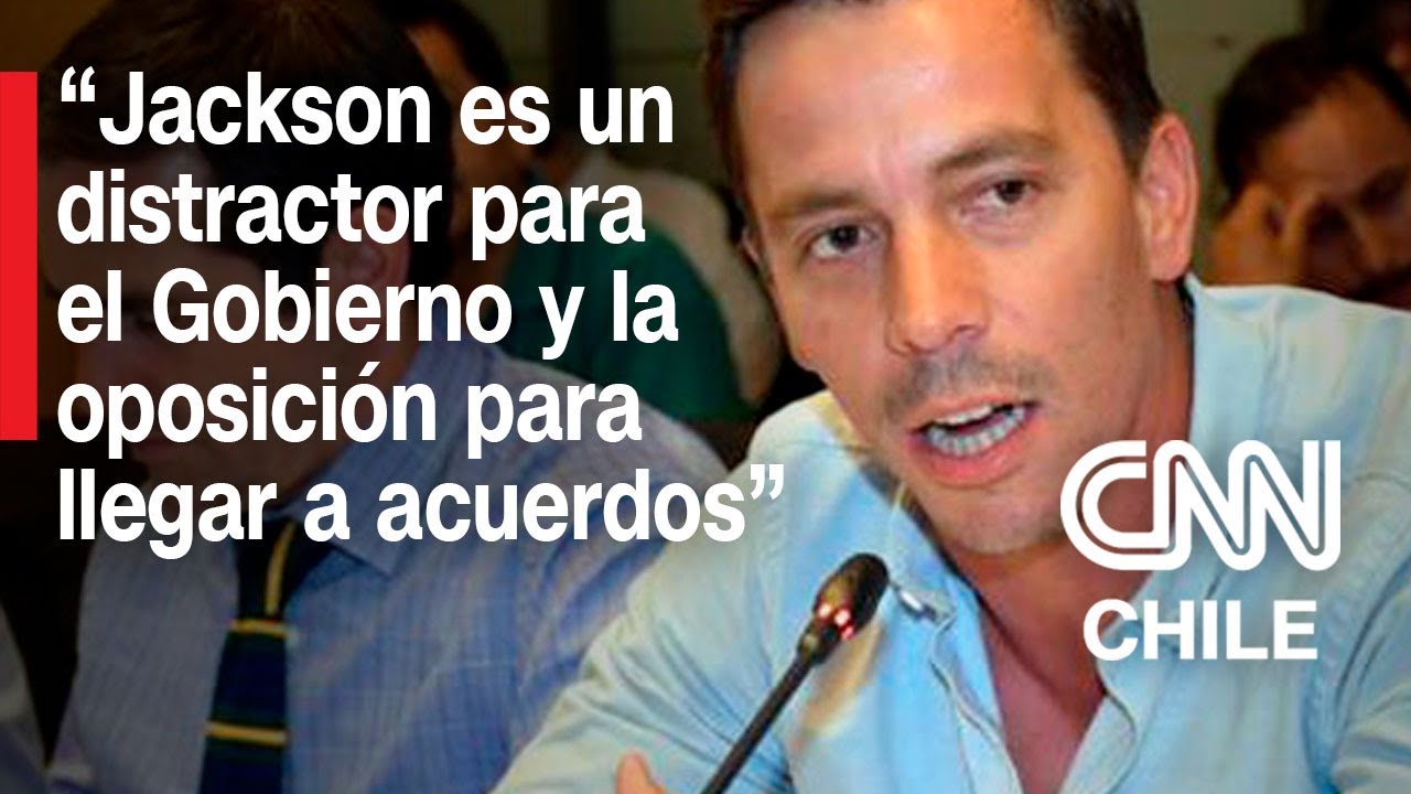 Labbé discute presiones de la UDI por salida de ministro Jackson - YouTube