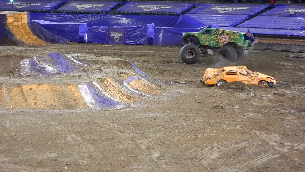 Jester at Monster Jam, Oakland 2/18/17 - YouTube