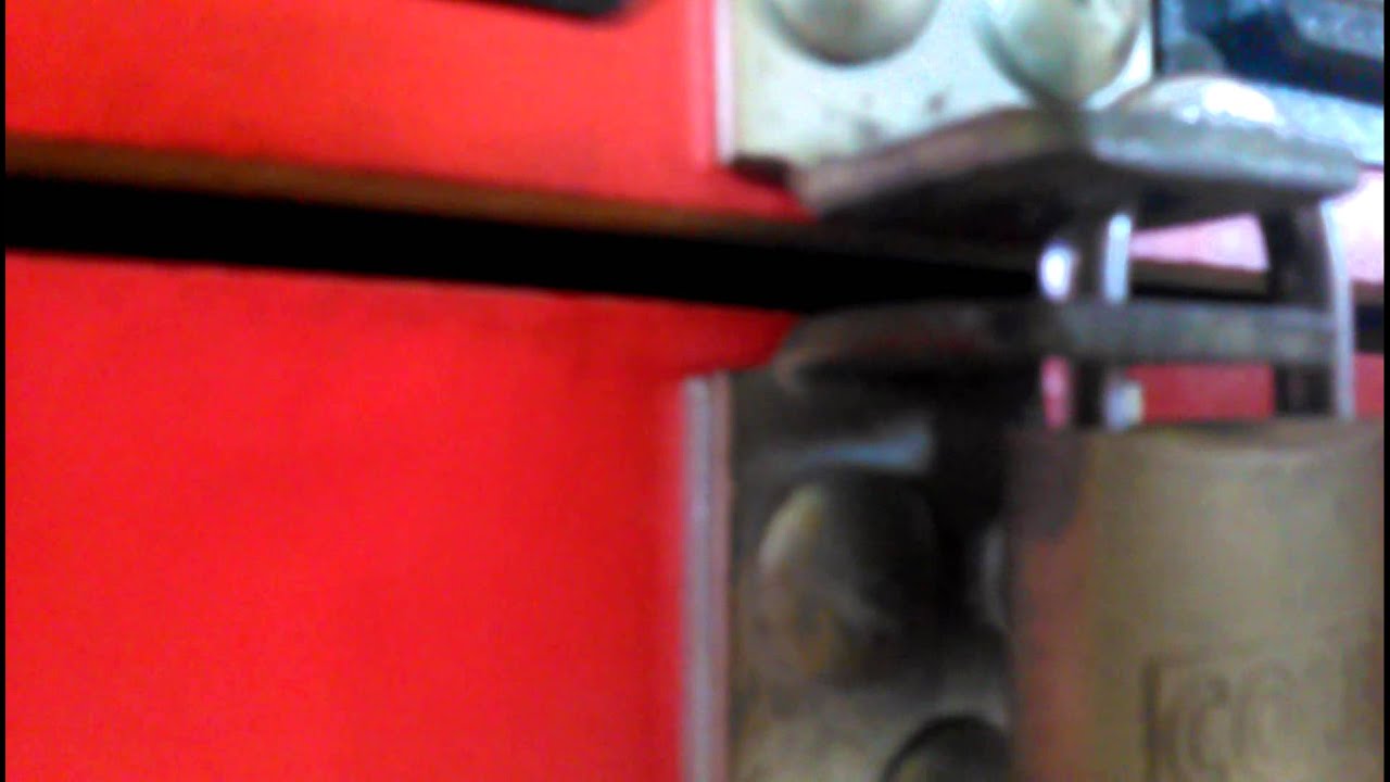 How to hack a claw machine - YouTube