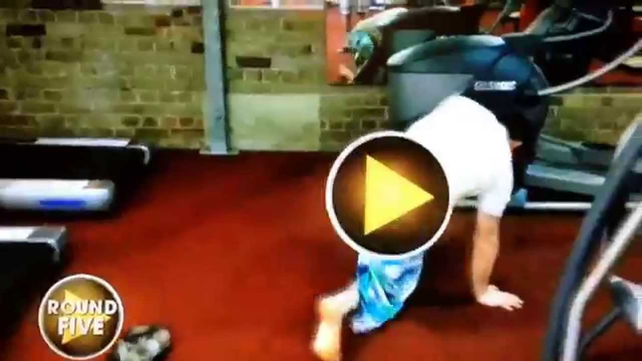Man loses towel on treadmill - YouTube