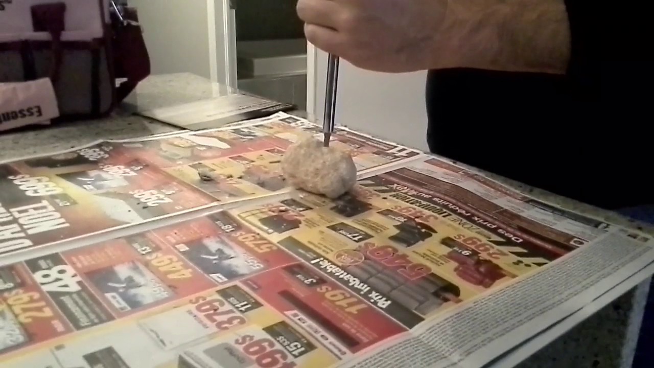 How to Crack open a geode - YouTube