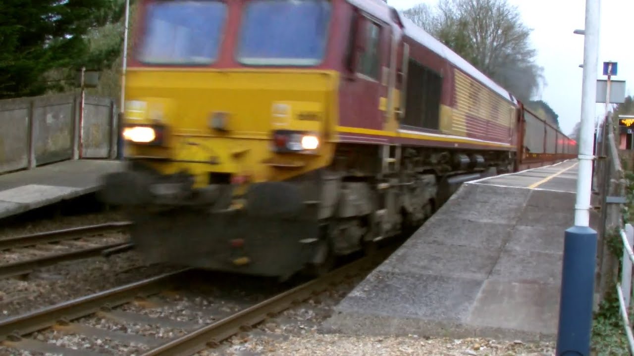 (HD) EWS 66161 on 6O42 at Shawford 24/4/13 - YouTube