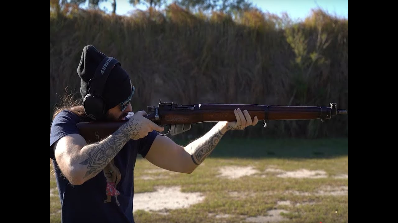 Penguinz0 shoots famous guns - YouTube
