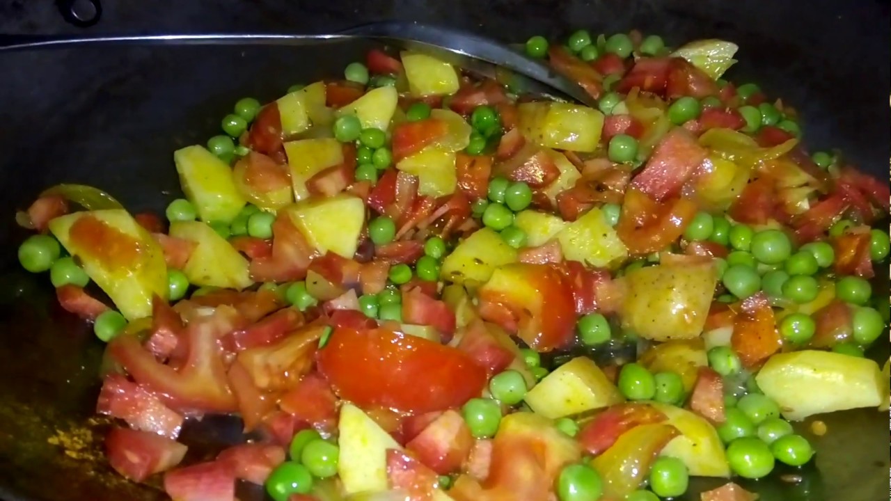 aalu matar recipe in hindii- आलू मटर आसानी से घर में कैसे बनाये - YouTube